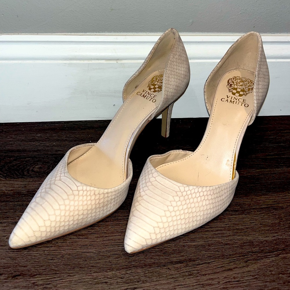 Vince Camuto Pointy Toes Heels - Gem